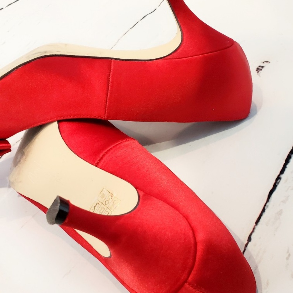 Satin Red Shoes - Gem